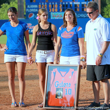Francesca Enea Presents A Framed Jersey To Lockwood Family – USSSA Pride